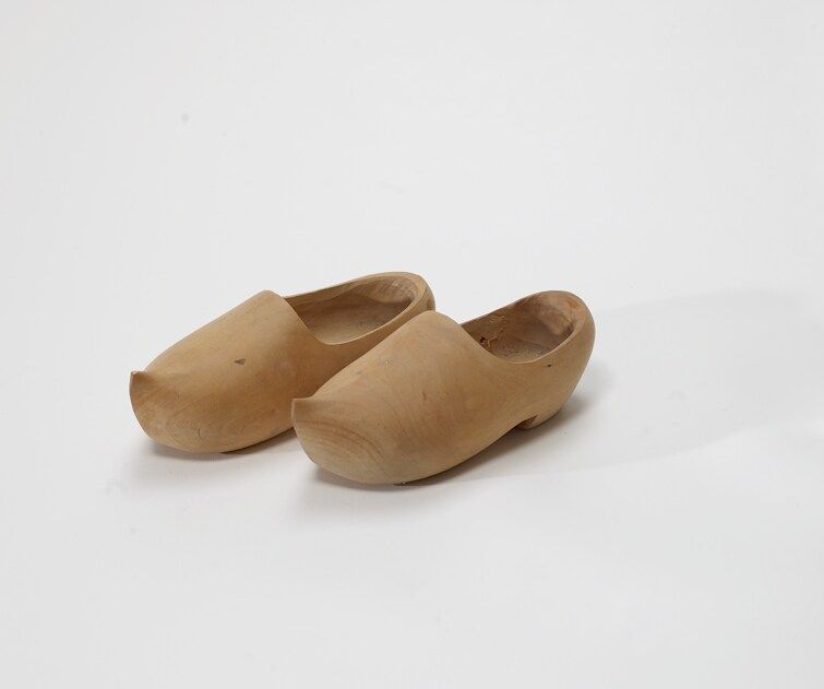 Sabot : origine et caracteristiques de cette chaussure chausson